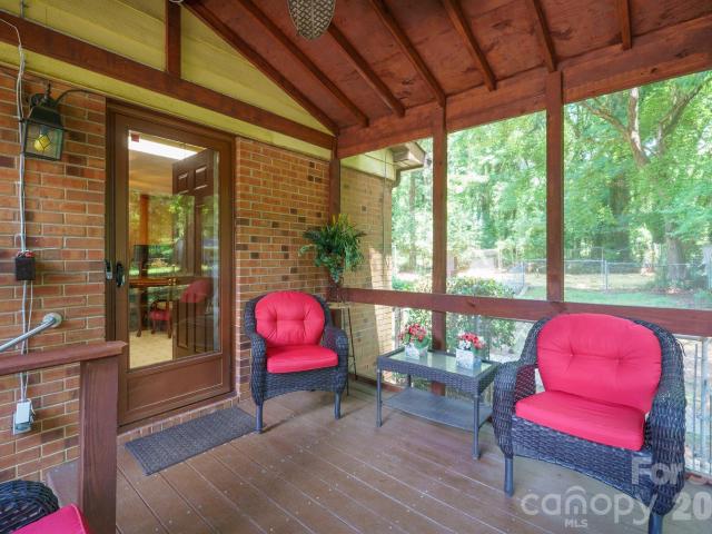 1505 Kingston Drive