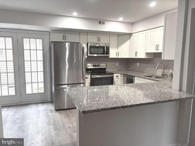 1505 Potters Place