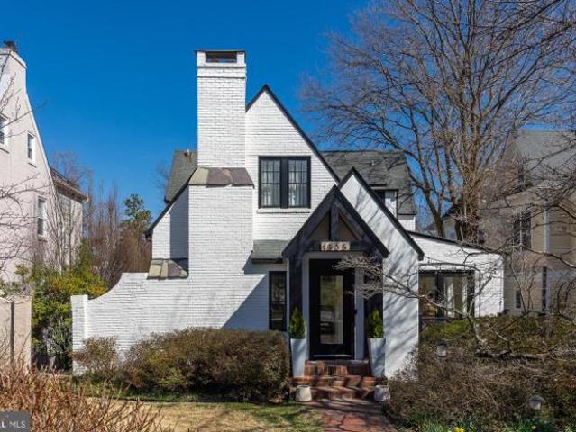 1505 Russell Rd, Alexandria, VA 22301