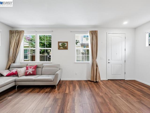 1505 Sylvia St