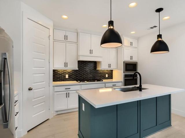1505 Seeger Dr, Pflugerville, TX 78660