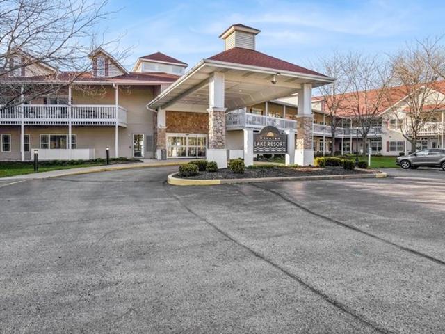 1505 South Shore Dr Unit 205, Delavan, WI 53115