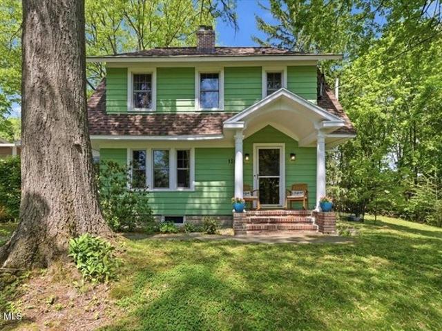 1505 Van Antwerp Rd, Niskayuna, NY 12309