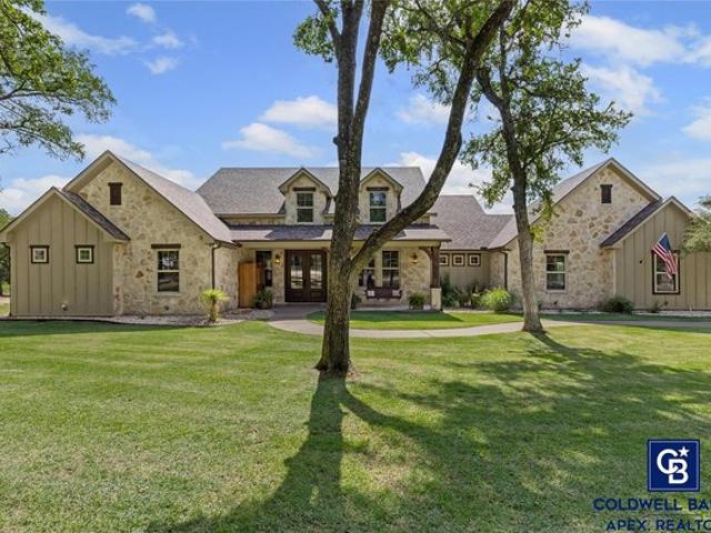 1505 Whispering Oaks Ct, Granbury, TX 76049