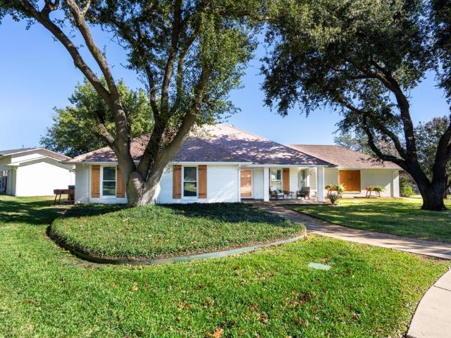 1505 Williamsburg Court