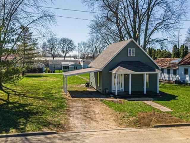 1505 4th St, Lincoln, IL 62656