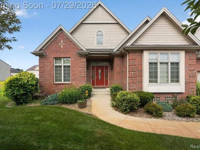 15060 Lindbergh Ct, Fenton, MI 48451