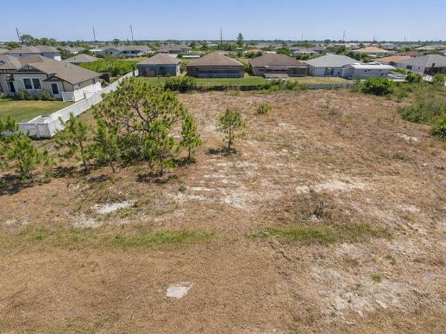 15068 Aquarius Cir, Port Charlotte, FL 33981
