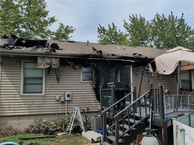 1506 Maple Ln, Pleasant Hill, MO 64080