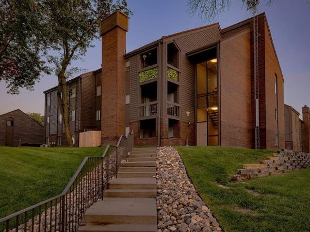 1506 N 120th St, Omaha, NE 68154
