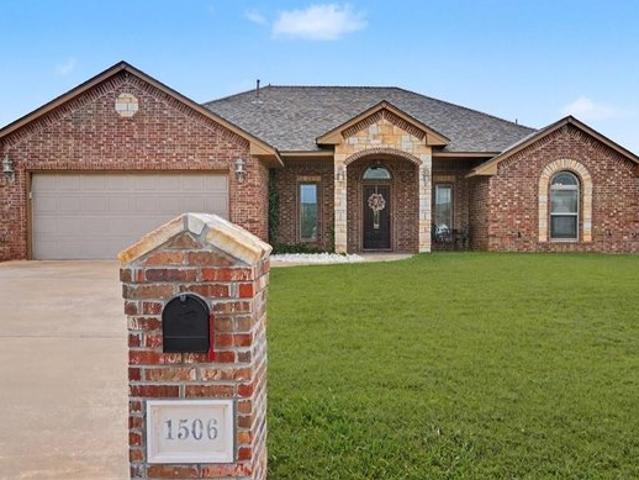 1506 NE Scenic Rdg, Elgin, OK 73538