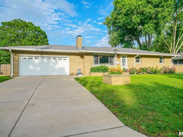 1506 Norwood Ave, Pekin, IL 61554