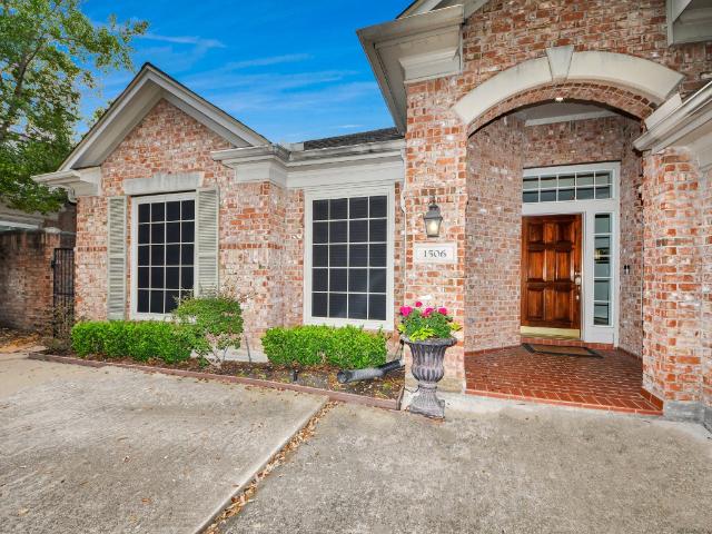 1506 Orchard Park Drive