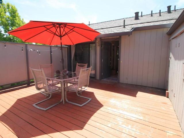 1506 Ashwood Dr