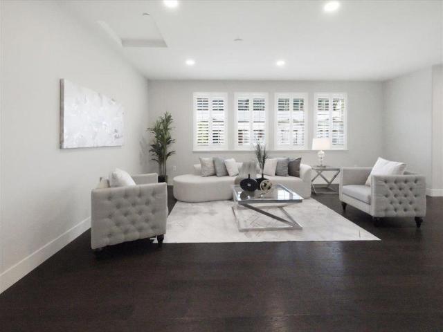 1506 Bond Street