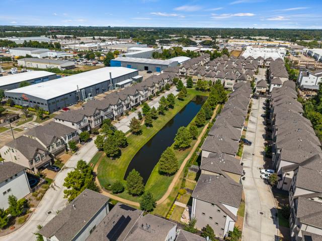 1506 Grayson Oaks Place