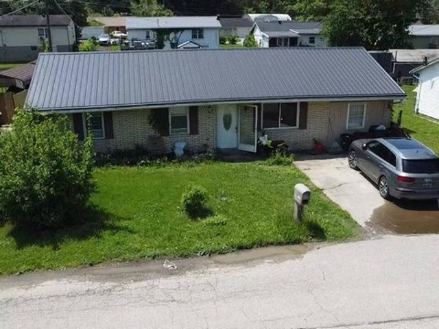 1506 Green Valley Dr, Ashland, KY 41102