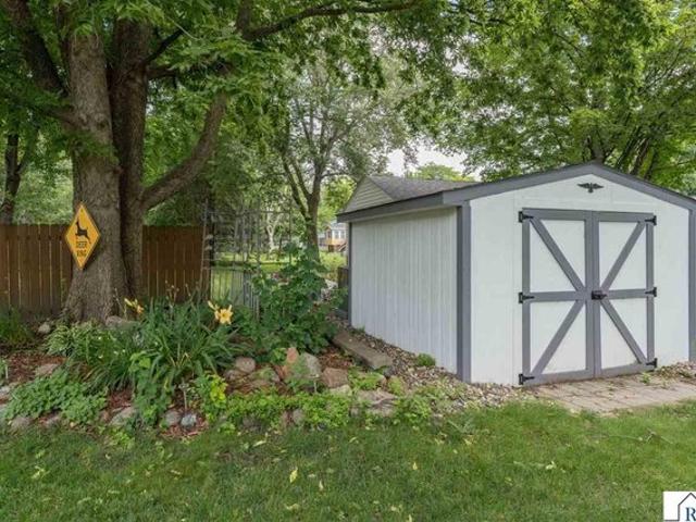 1506 James Dr, North Mankato, MN 56003