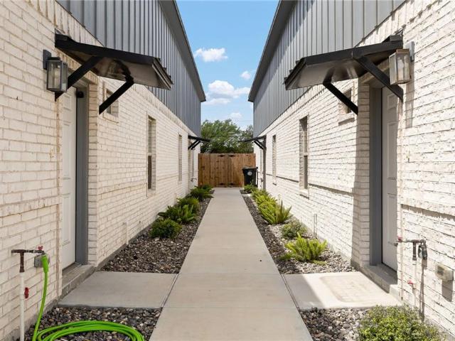 1506 Playa Drive
