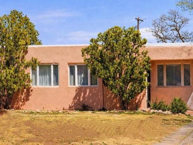 1506 Ridgecrest Dr SE, Albuquerque, NM 87108
