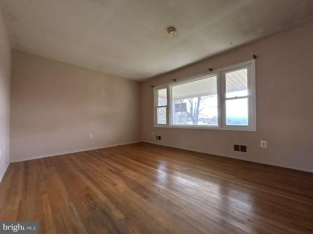 1506 Stirling Ct, Fort Washington, MD 20744 | MLS #MDPG2200 | Compass