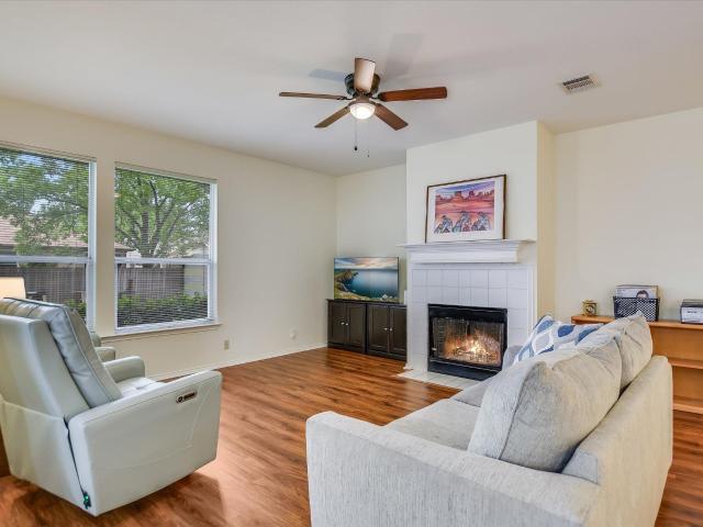 1506 Suzi Ln