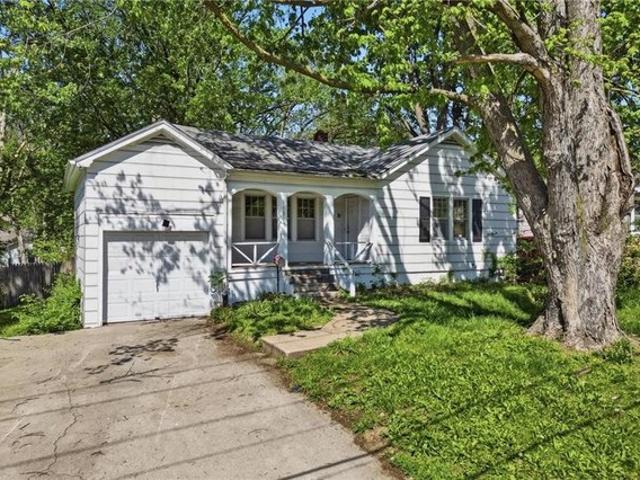 1506 S Hedges Ave, Independence, MO 64052