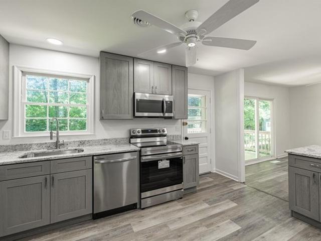 1506 Trailridge Rd, Charlottesville, VA 22903