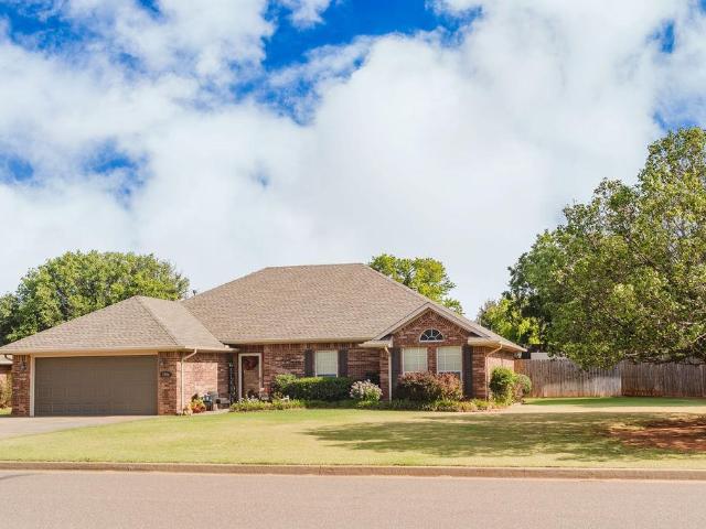 1506 W Debbie Drive