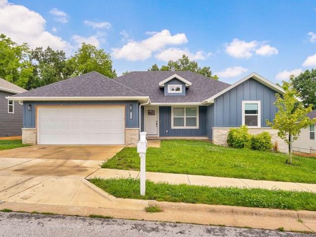 1506 W Parkview Ave, Ozark, MO 65721