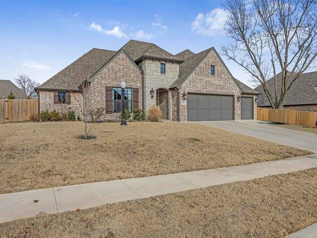 1506 Wildwood Dr, Claremore, OK 74017
