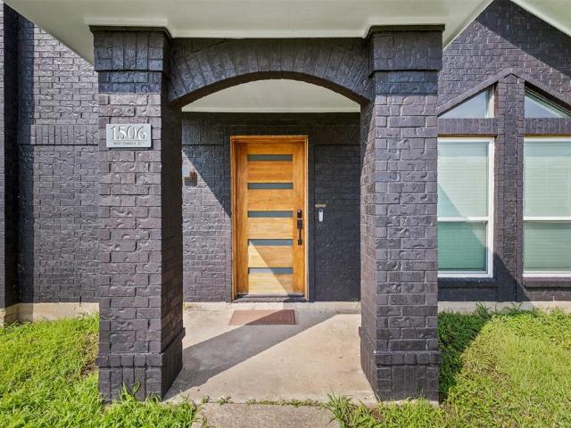 1506 Windmill Lane