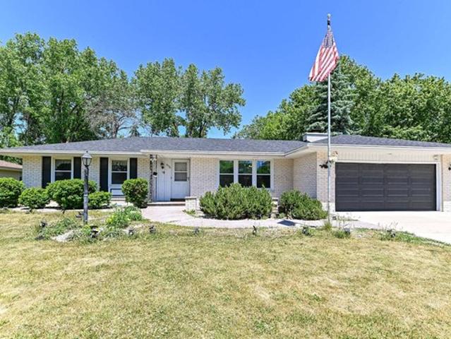 15070 W Mark Dr, New Berlin, WI 53151