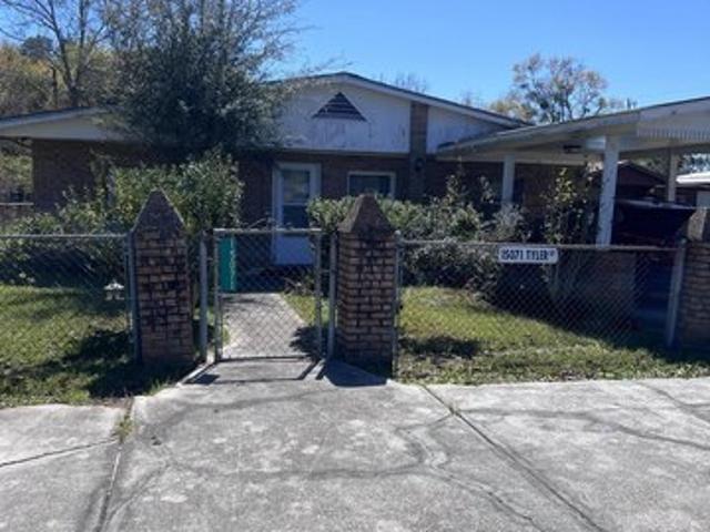 15071 E Tyler St, Gulfport, MS 39501