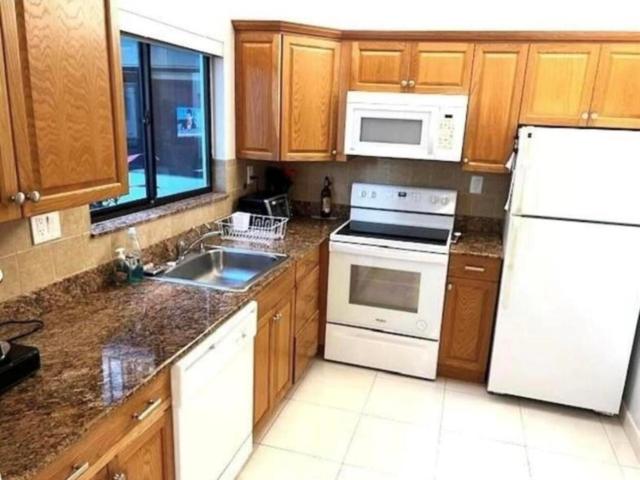 15072 Ashland Pl, Unit 117, Delray Beach, FL 33484 | MLS #B26044