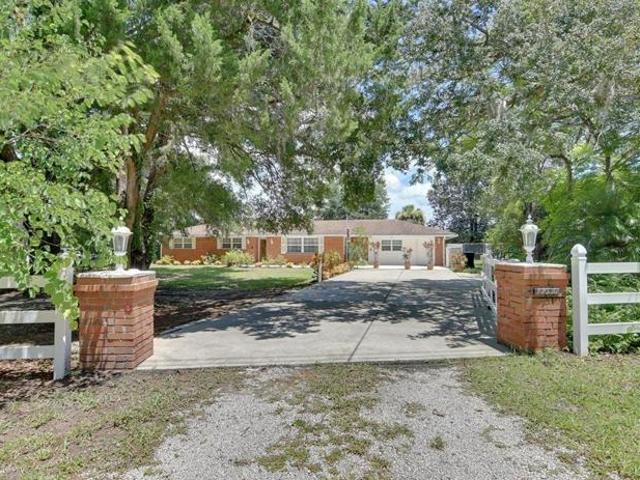 15077 Lake Pickett Rd, Orlando, FL 32820