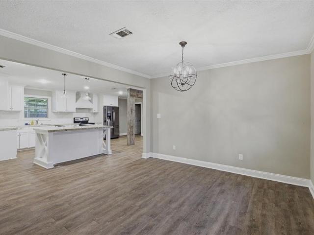 1507 Melanie Dr, Sulphur, LA 70663 | MLS #SWL26001 | Compass