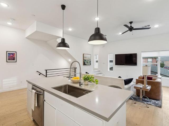 1507 N Garrett Ave, Unit 201, Dallas, TX 75206 | MLS #21252