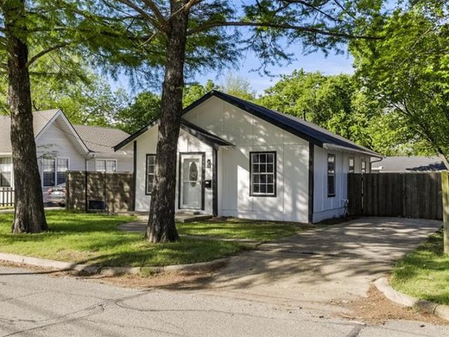 1507 N Preston St, Ennis, TX 75119