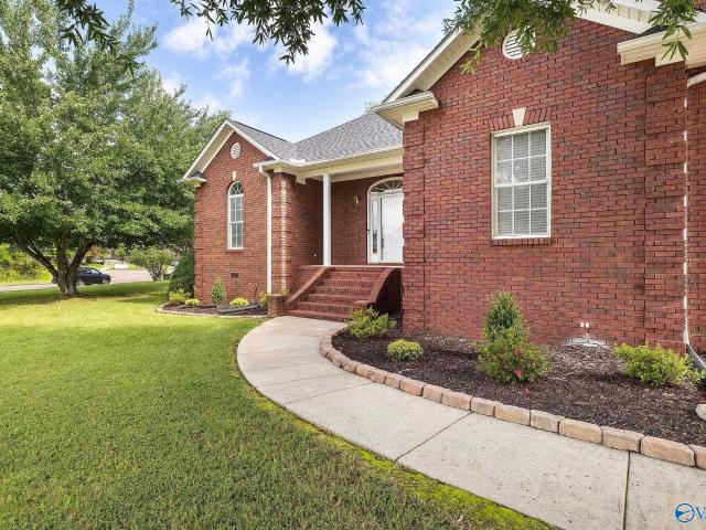 1507 NE Crown Pointe Drive NE