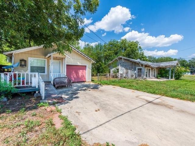 1507 Cummings St, Luling, TX 78648