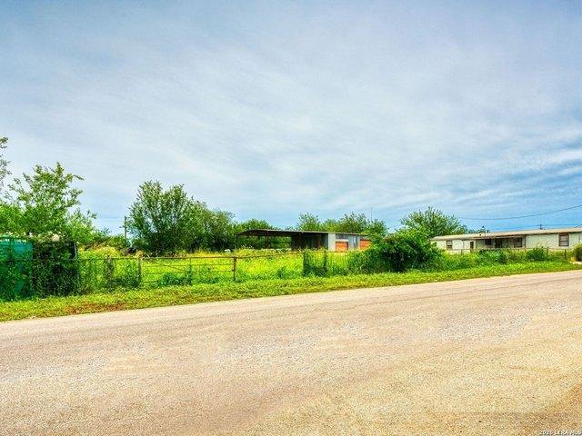 1507 Jourdanton Ave Lot 5, Jourdanton, TX 78026