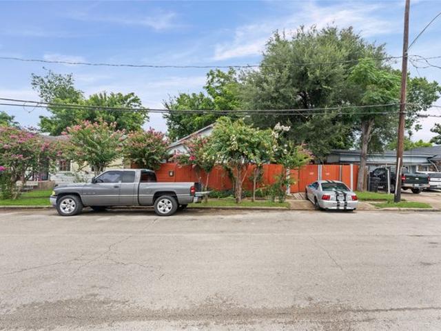 1507 Luzon St, Houston, TX 77009