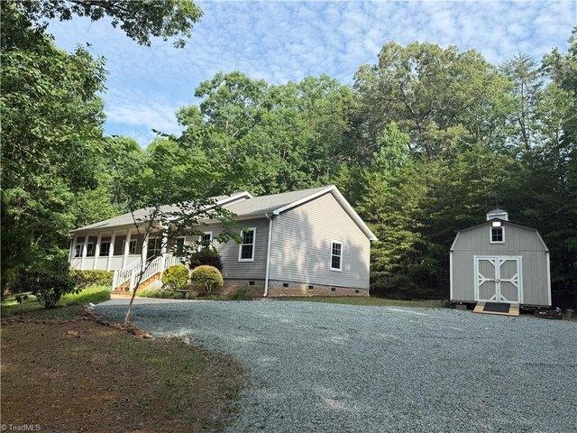 1507 Ridgewood Rd, Franklinville, NC 27248