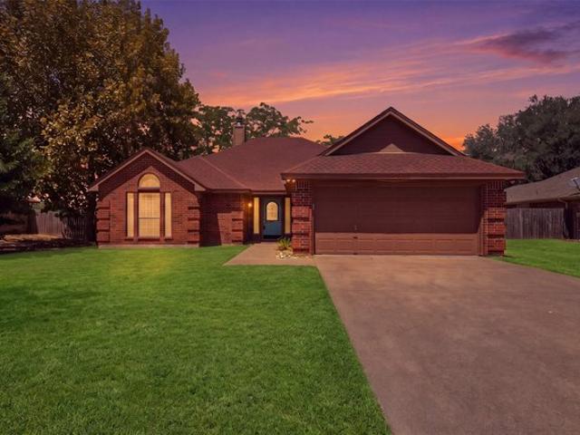 1507 Saddle Creek Ct, Granbury, TX 76048