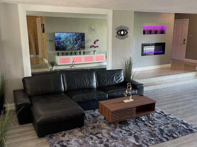 1507 South John Young Parkway 1 Bedroom Apartment for Rent at 1507 S John Young Pkwy, Orlando, FL 32805 Clear Lake