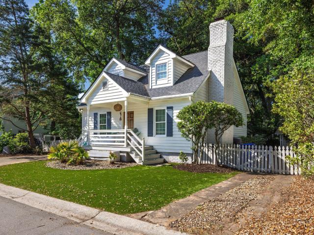1507 Village Square
