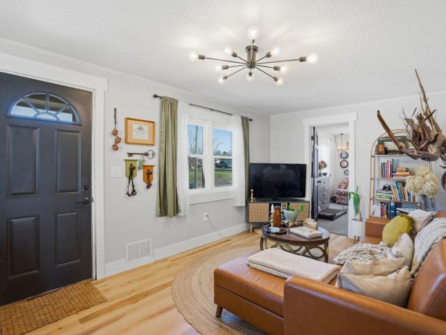 1507 W 38th Street