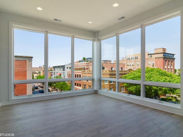 1507 W Carmen Avenue # 2E