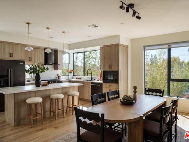 1507 W Morra Dr, Los Angeles, CA 90026